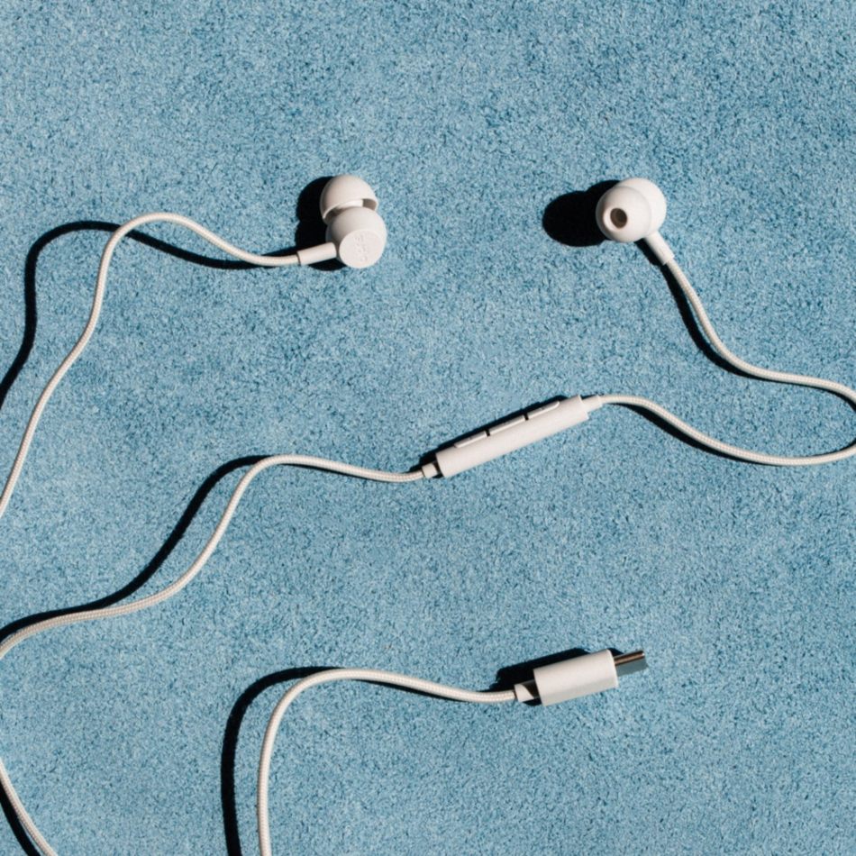 Sudio V3 Dusty Black - The Essential Wired Earbuds